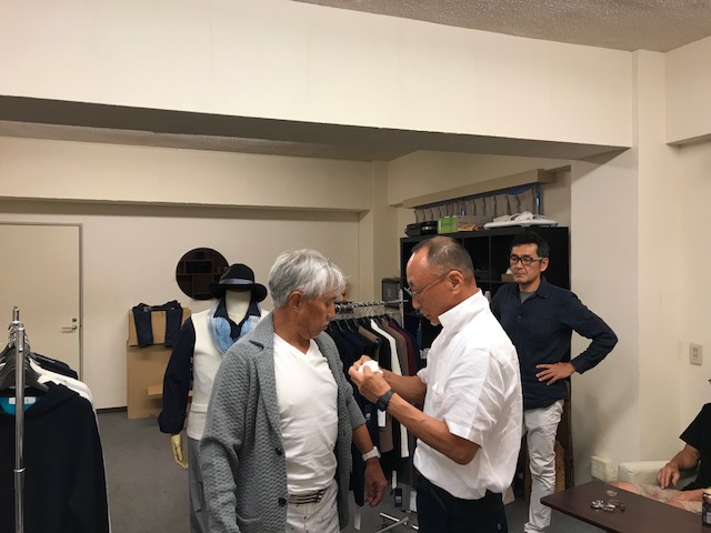 やりましたよ〜サンプル検討会！ | メンズニットのhbkkブログ